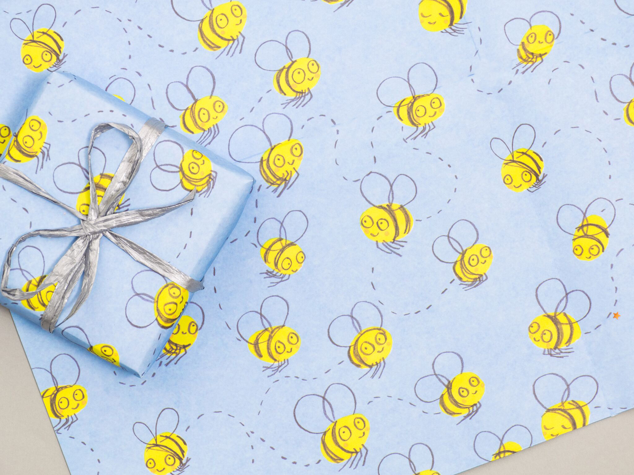 Busy Bees Gift Wrap Set - Jo Clark Design